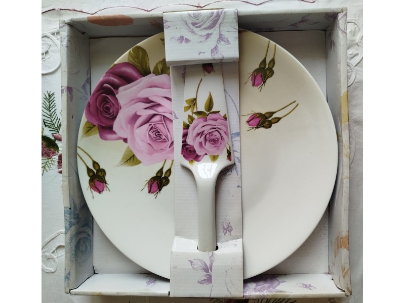 Tacna za torte ili kolače od porcelana sa špatulom