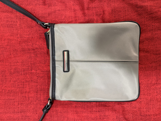 Tommy Hilfiger torbica