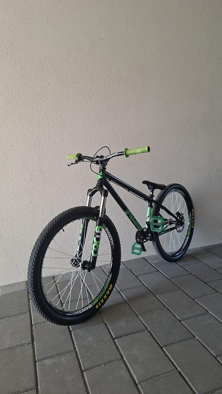 YT dirt jump nov