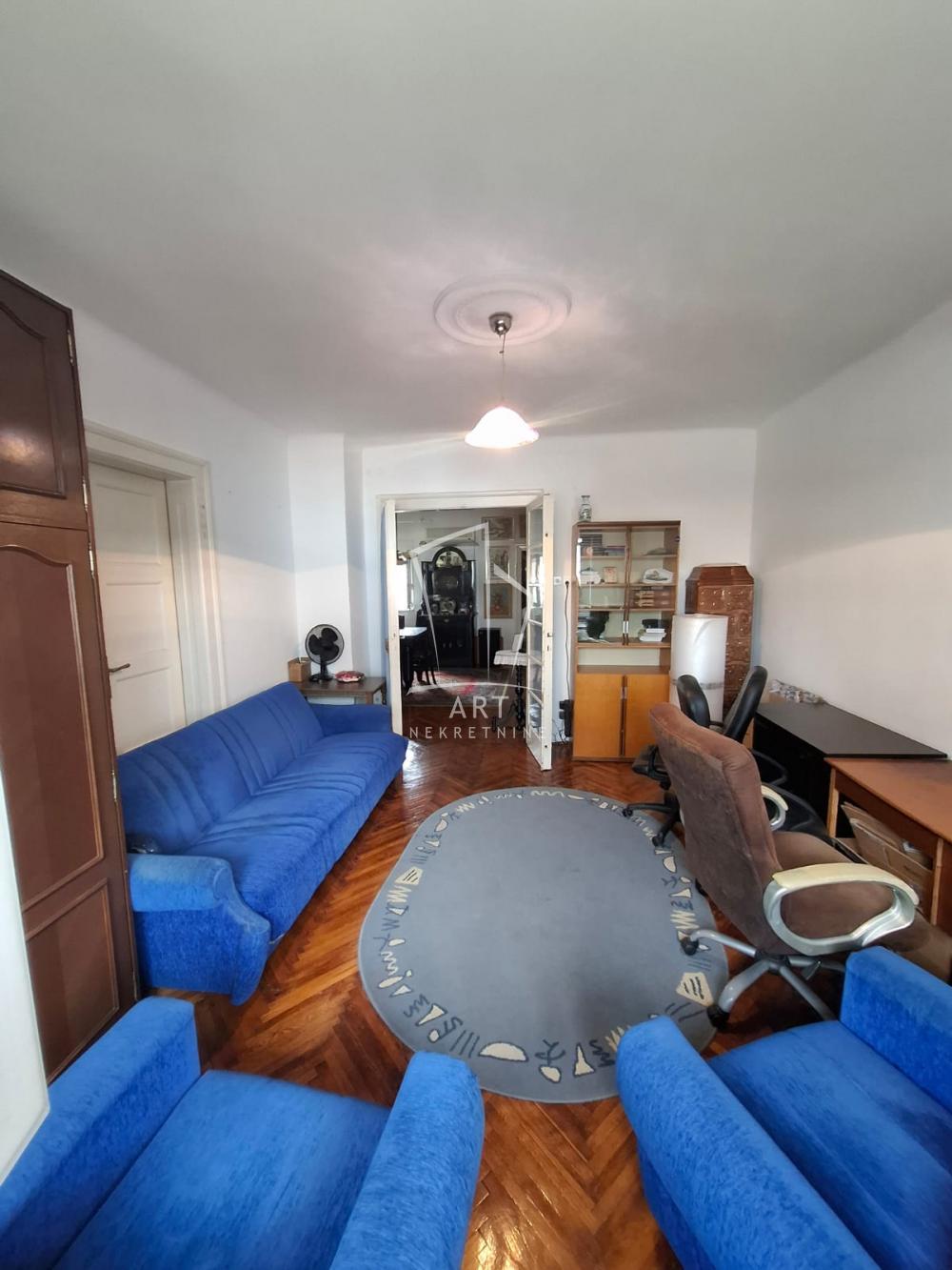 Nemanjina, Četvorosoban stan na prodaju, 81m2, 365.000€