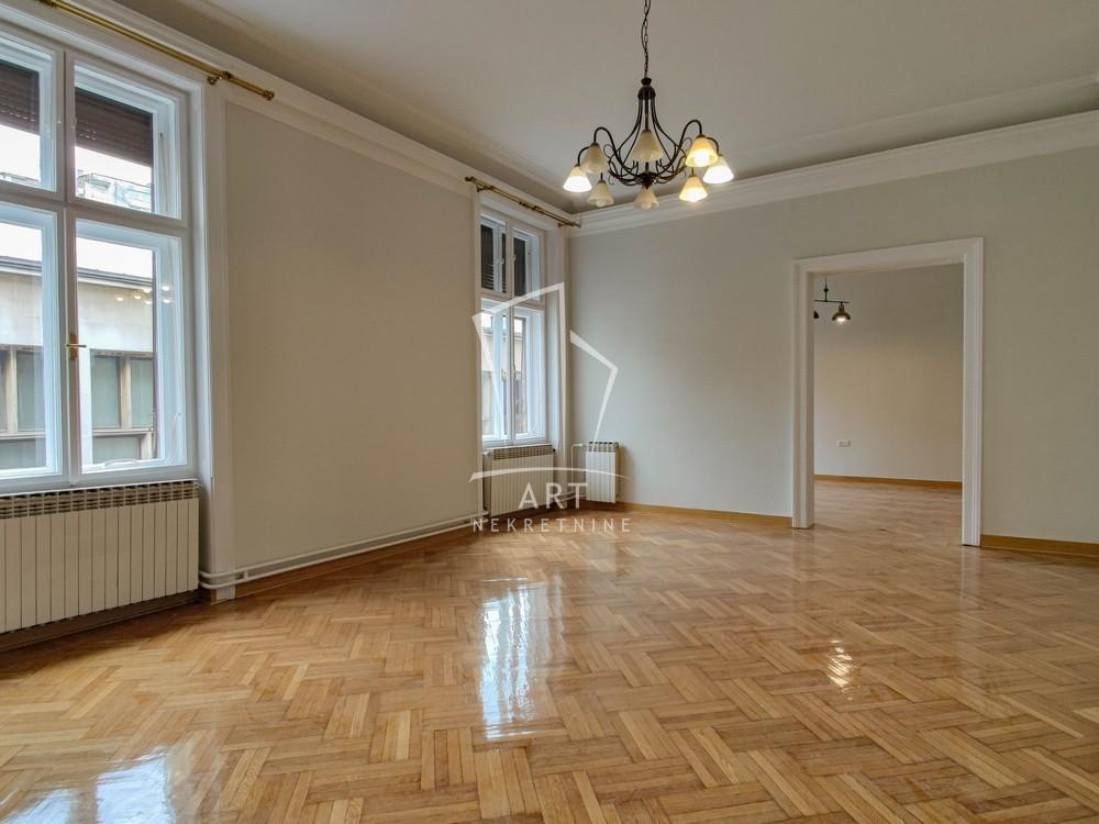Cara Uroša, Šestosoban stan na prodaju, 239m2, 950.000€