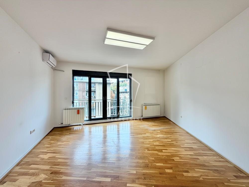 Dimitrija Tucovića, Trosoban stan na prodaju, 75m2, 320.000€