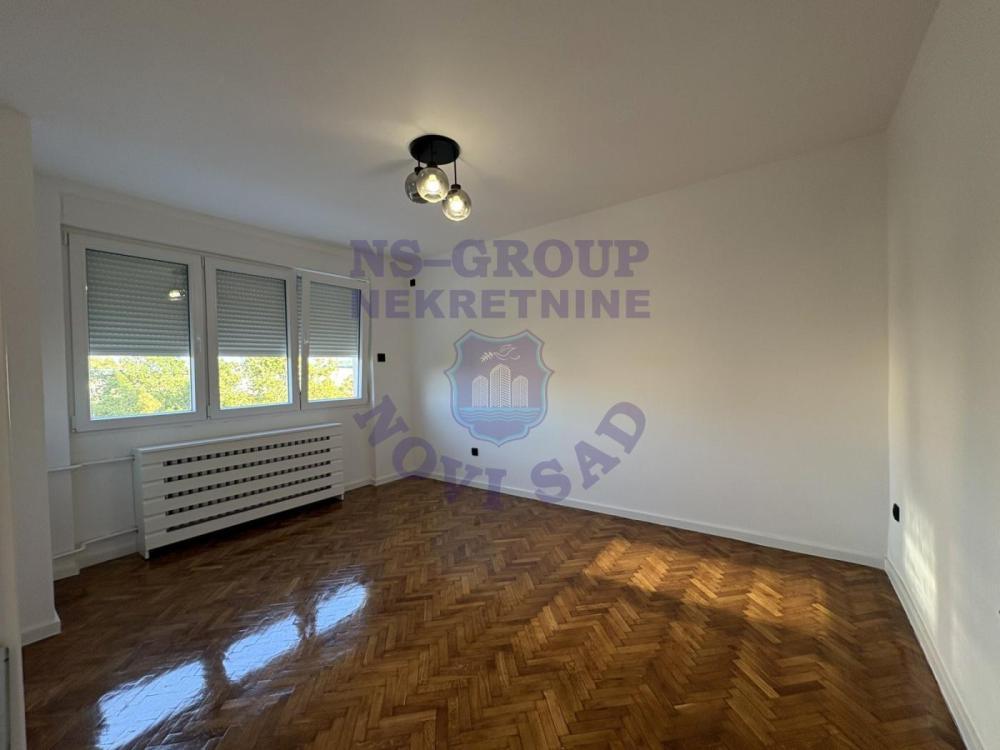 Trosoban stan na prodaju, 64m2, 197.760€
