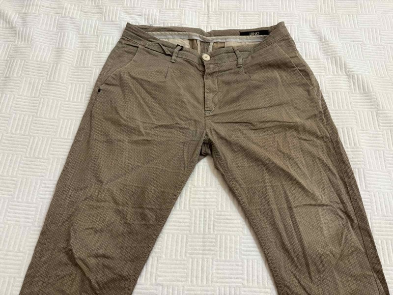 LIU JO muske pantalone M