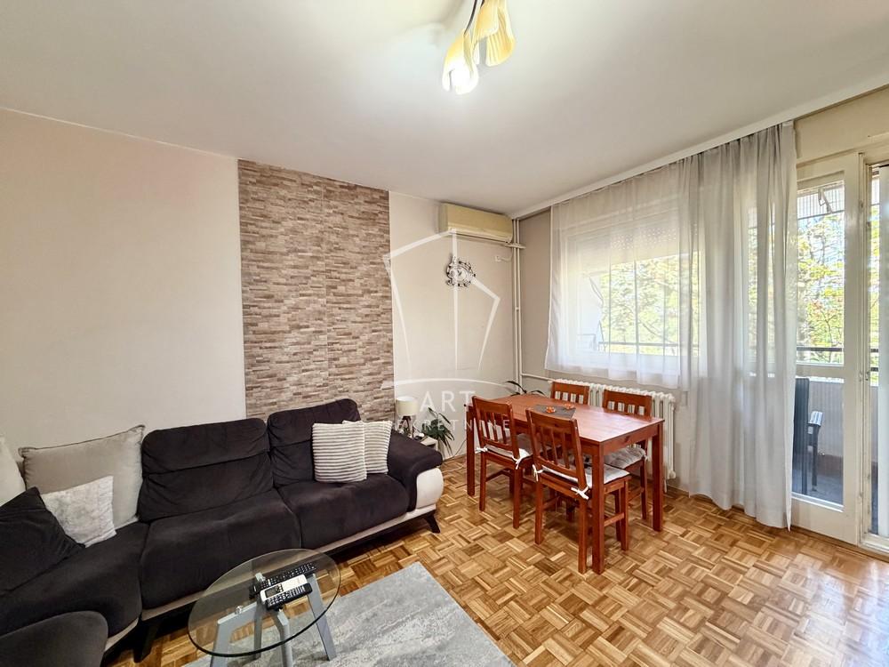 Labudovo brdo, kompletno opremljen stan ID#16376
159.900 €