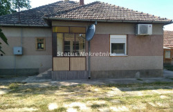 Srbobran Okolina - Prizemna Porodična kuća 120 m2 na Lepom Placu od 1300 m2 za Uživanje - 065 385 8880