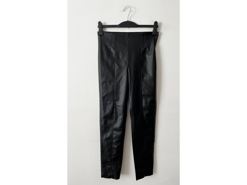 *ZARA* pantalone od eko kože