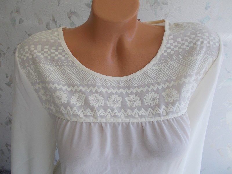 ONLY PROVIDNA BLUZA VEL. OKO 40 -KAO NOVA