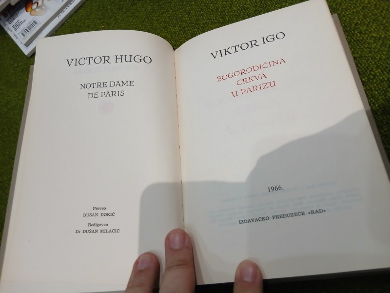 Viktor Igo Bogorodicna Crkva U Parizu