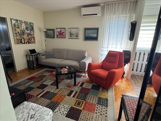 Blok 45,2.0/3.0,70m2,lođa,9/15,renoviran,dvostran
