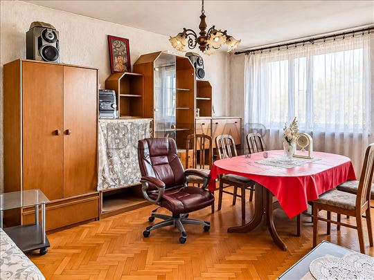 Na prodaju stan 69m2, kod Pravnog fakulteta