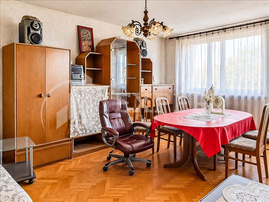 Na prodaju stan 69m2, kod Pravnog fakulteta