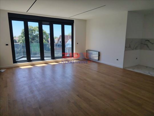 Četvorosoban stan u naselju Dunavska Panorama