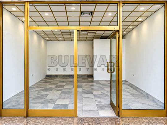 Izdaje se lokal u starom podzemnom prolazu, 34m2