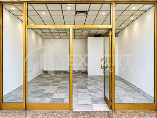 Izdaje se lokal u starom podzemnom prolazu, 34m2