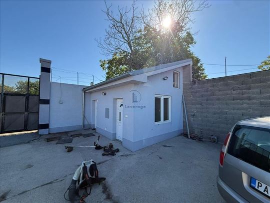 Poslovni prostor, Pančevo, 17 m2, 42 ara