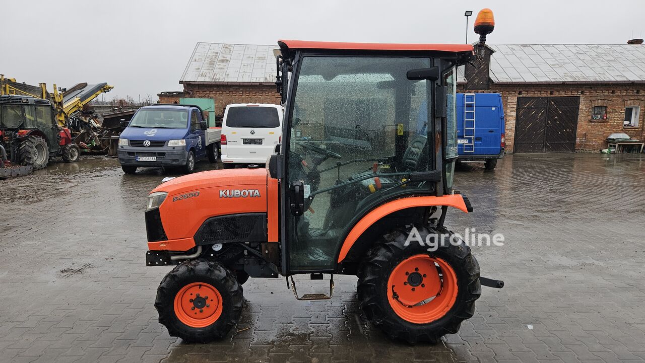 Kubota B2650 mini traktor