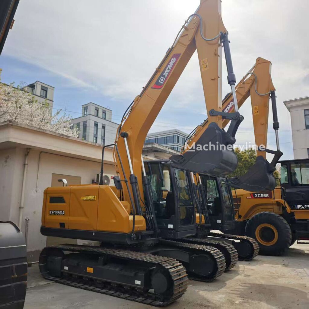 Novi XCMG XE135GA bager guseničar