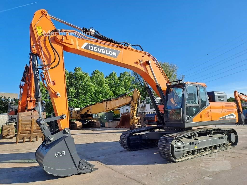 Novi Develon DX300LC-7M bager guseničar