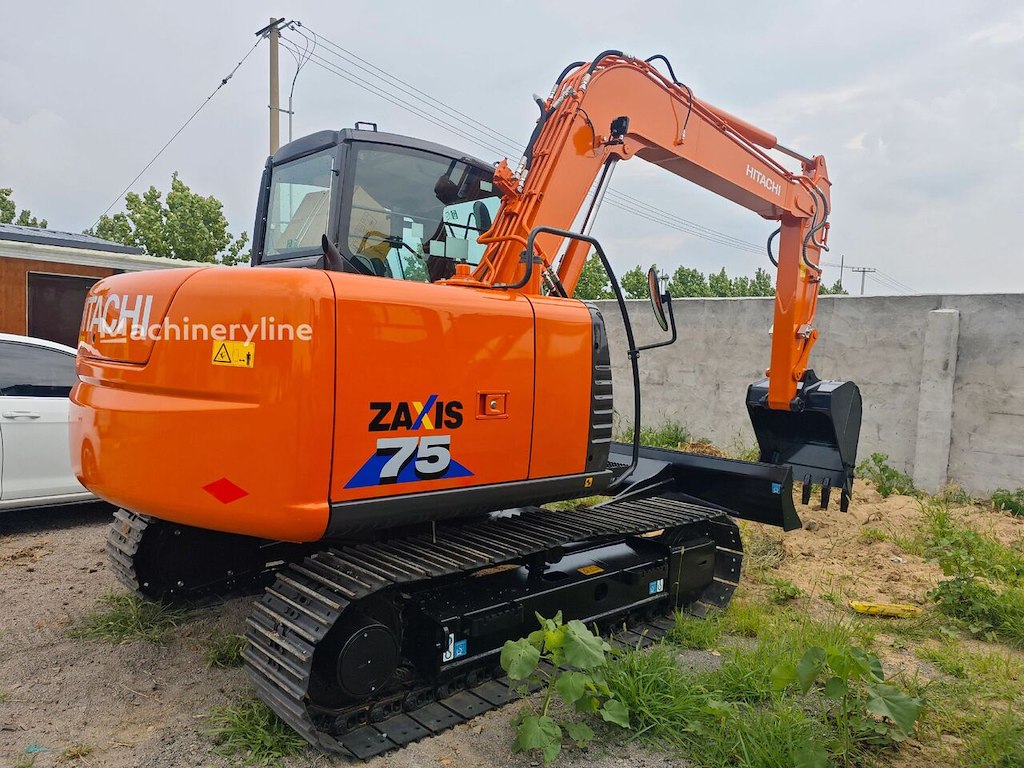 Novi Hitachi ZX75 midi bager