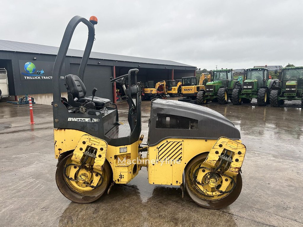 BOMAG BW120AD-4 kompaktor s jednim valjkom
