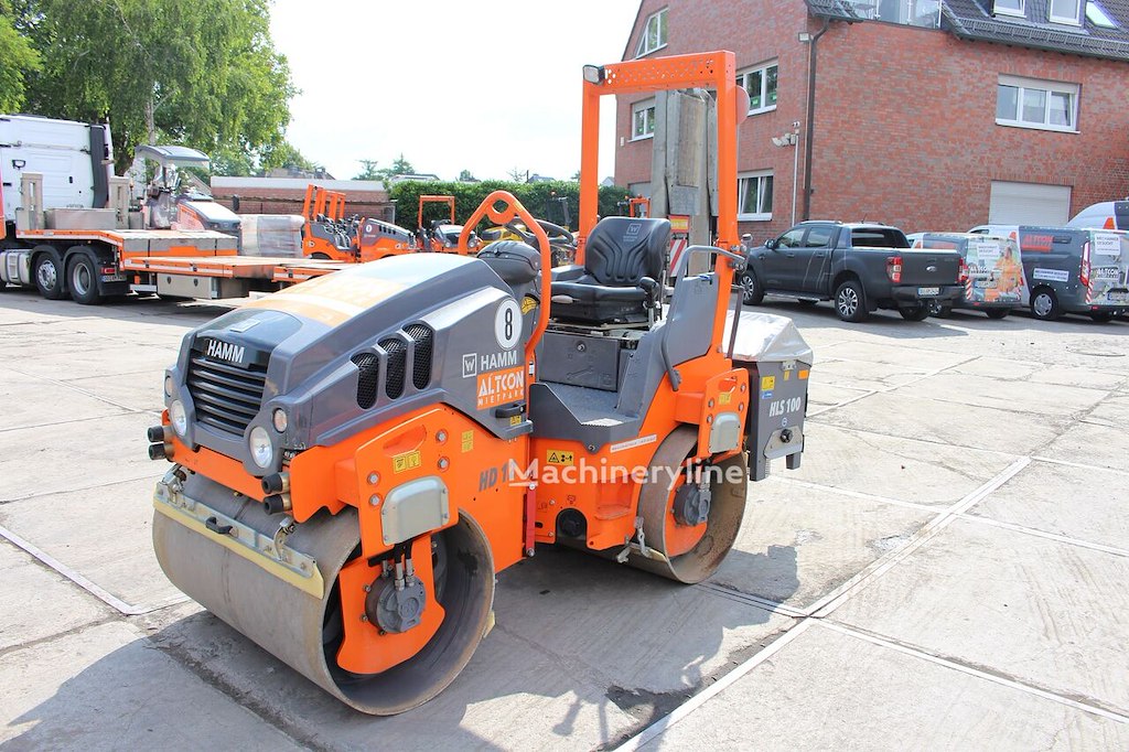 Hamm HD 12 VV mali valjak