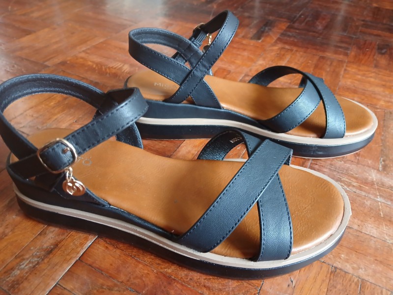 Nove Migato grcke crne kozne sandale, 38