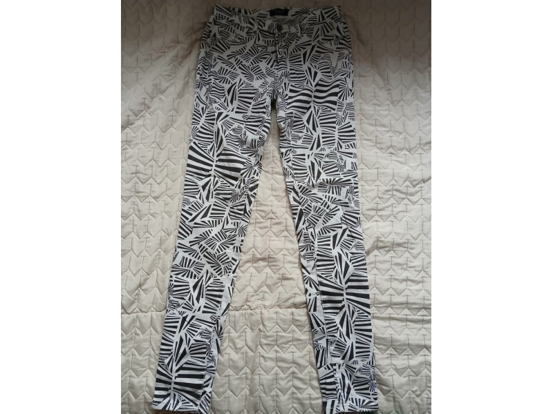 SisterS Point Fuss-12 crno-bele pantalone, L