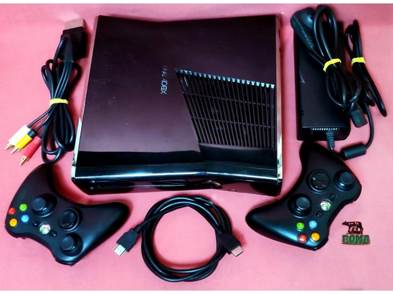 XBox 360 S - 250 Gb čip"preko 2200 igri, 2 džojstika