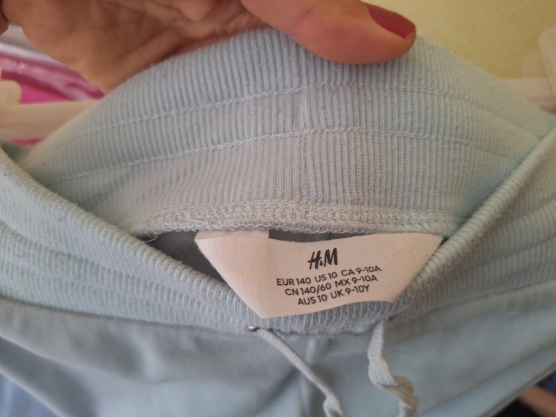 Pantalone H&M 9-10 godina