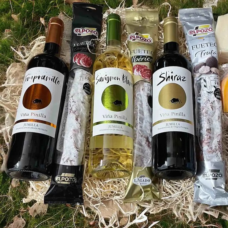 POKLON SET "VINO & FUET – PINILLA SELECTION"
