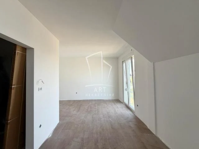 Nova garsonjera- Novi Banovci -32m2 ID#16394