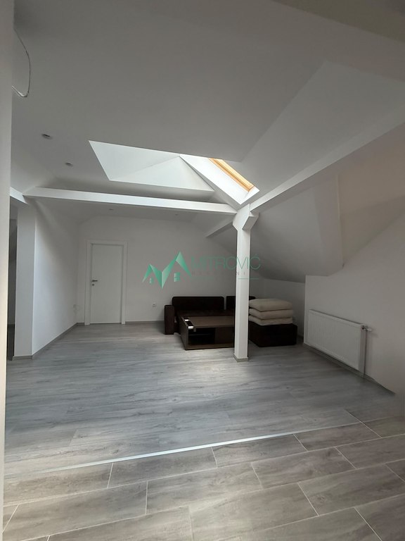 Dvosoban stan za izdavanje, Veternik, Novi Sad, 90m², 500 €/mes