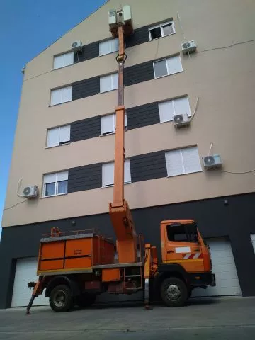 DIZALICA SA KORPOM IZNAJMLJIVANJE - POUZDANO I BEZBEDNO