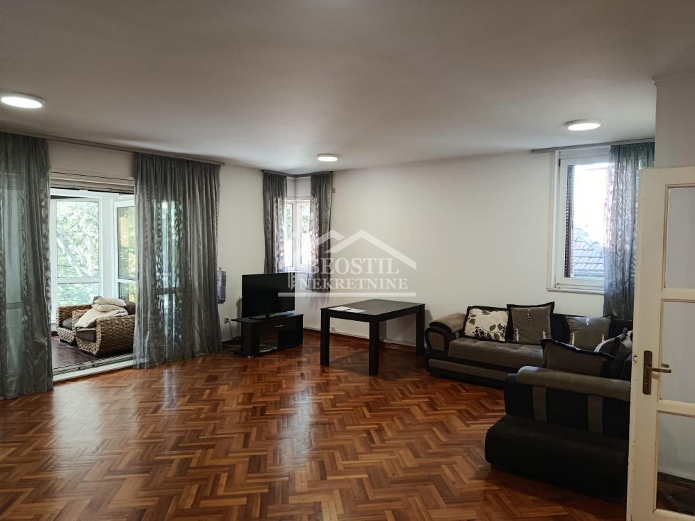 Četvorosoban stan za izdavanje, FON, Beograd, 161m², 1.400 €/mes