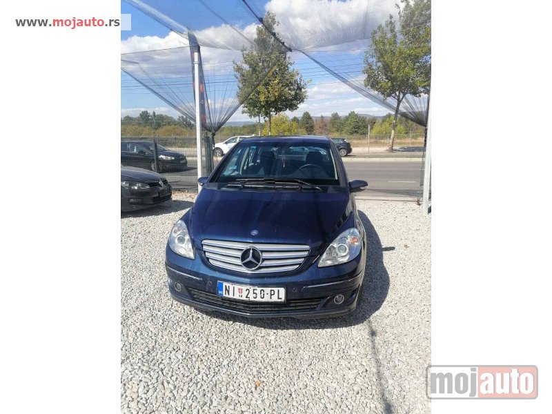 Mercedes B 180
