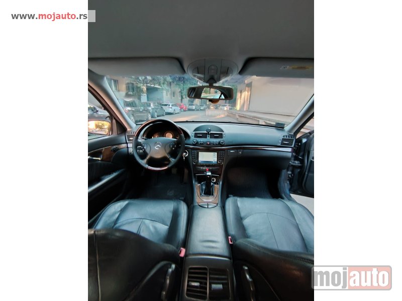 Mercedes E 220