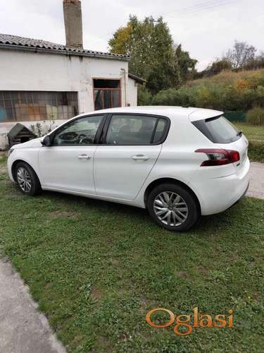 Peugeot 308, dobro očuvan, kao nov