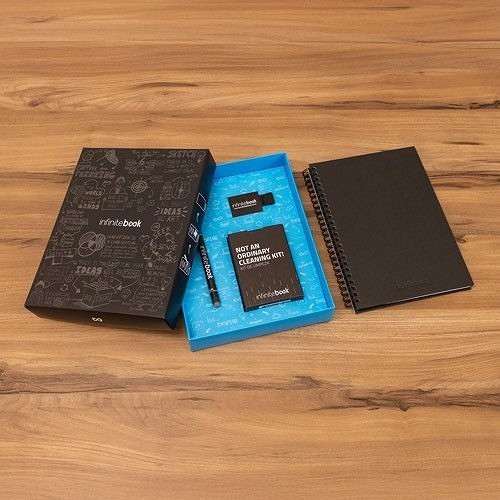 STARTER KIT INFINITEBOOK A5 PLANNER TEXTURE. Set „Infinitebook“ sa tvrdim povezom, setom za čišćenje, jednim markerom i držačem za hemijsku olovku