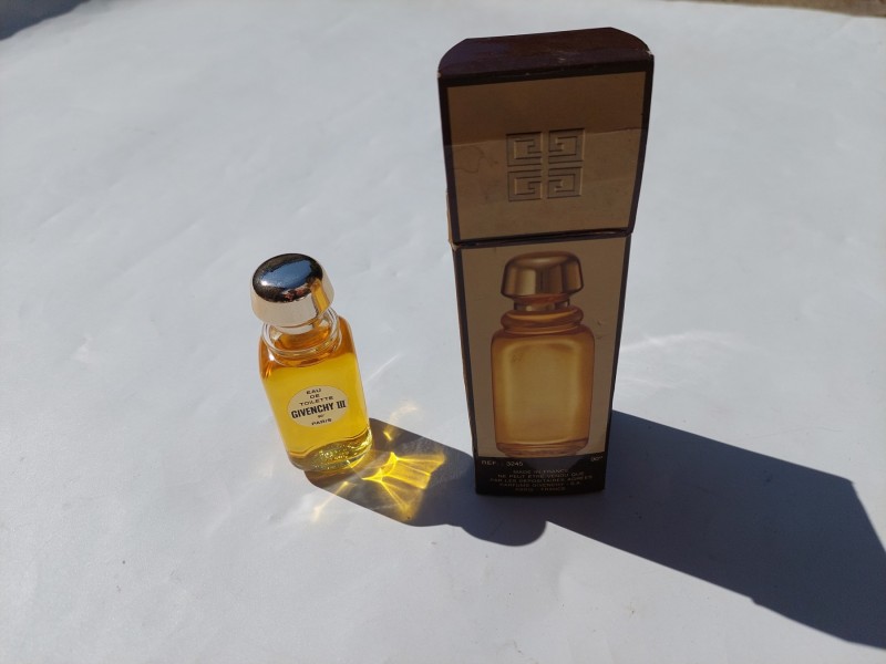 Givenchy III Eau de Toilette zapremine 60 ml sa kutijom