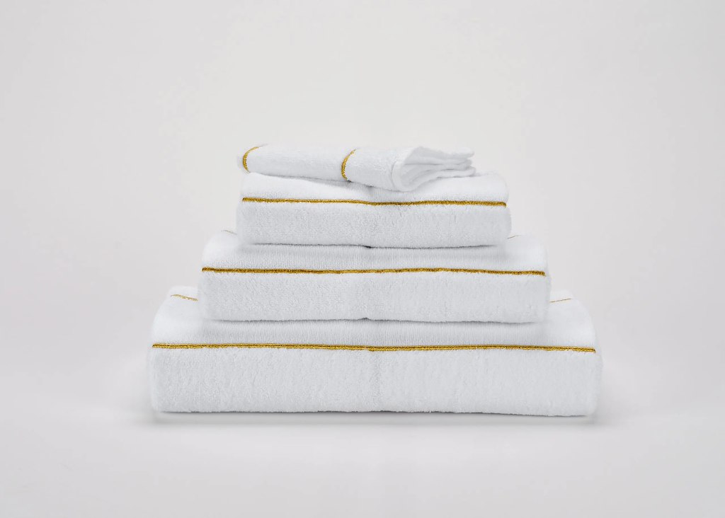 Peškir // „Lara“ / Gold