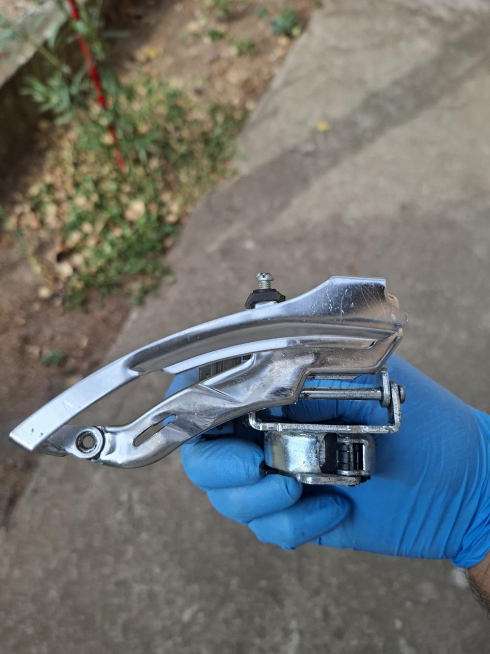 Prednji menjac Shimano za 8 brzina i manje