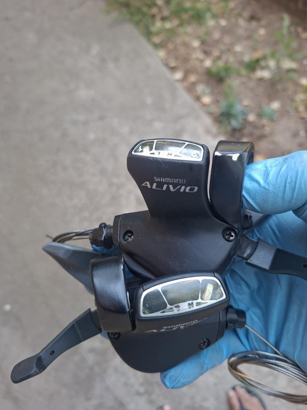 Sifteri Shimano Alivio za 3x8 brzina dobro stanje