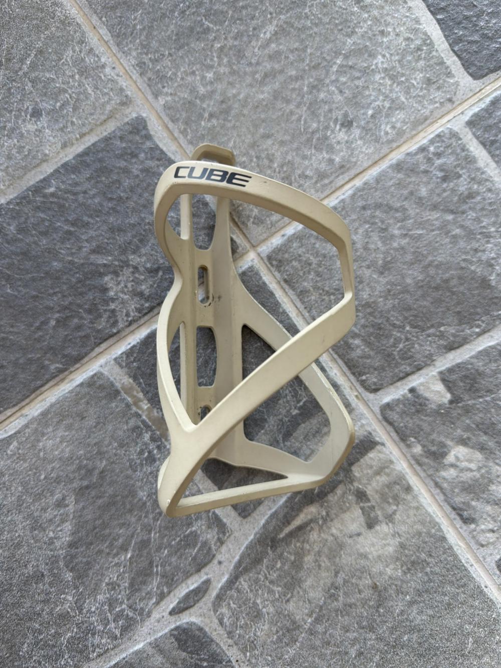 Cube nosac