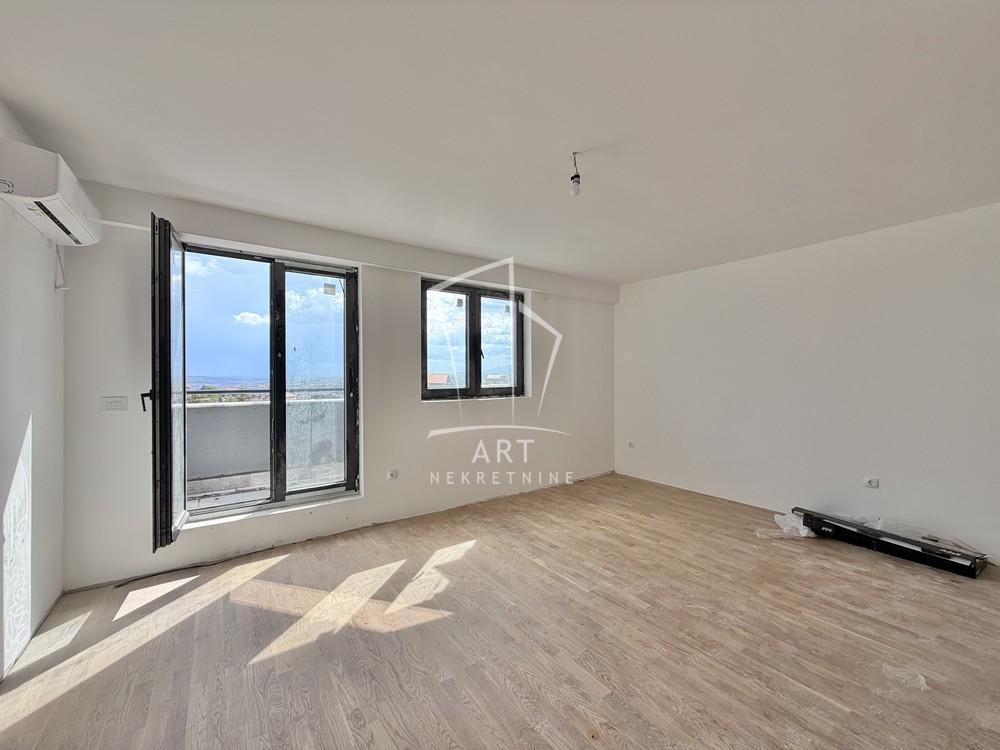 Nine Kirsanove, Četvorosoban stan na prodaju, 113m2, 253.700€