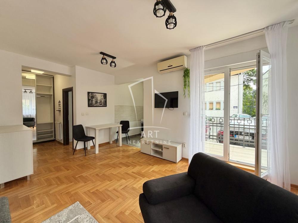 Vojvode Blažete, Dvosoban stan na prodaju, 23m2, 154.000€