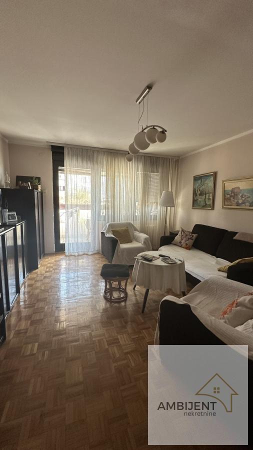 Četvorosoban stan za izdavanje, 93m2, 1.000€