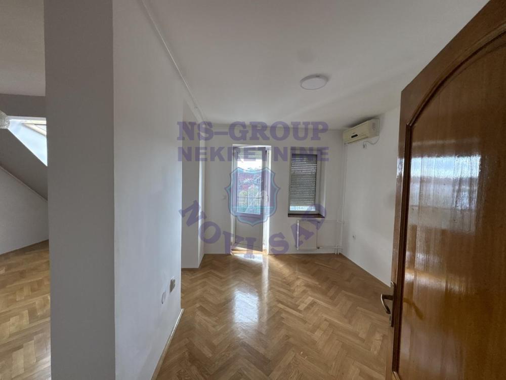 Trosoban stan na prodaju, 91m2, 185.400€