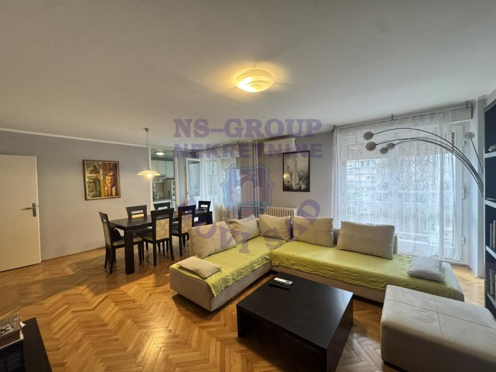 Trosoban stan na prodaju, 76m2, 272.950€