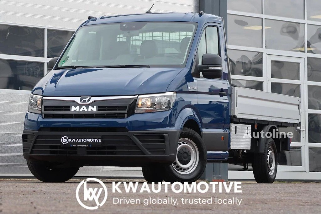 MAN TGE 35 2.0 L3 OPEN LAADBAK/ AUT/ AIRCO/ TREKHAAK kamion s ravnom platformom < 3.5t